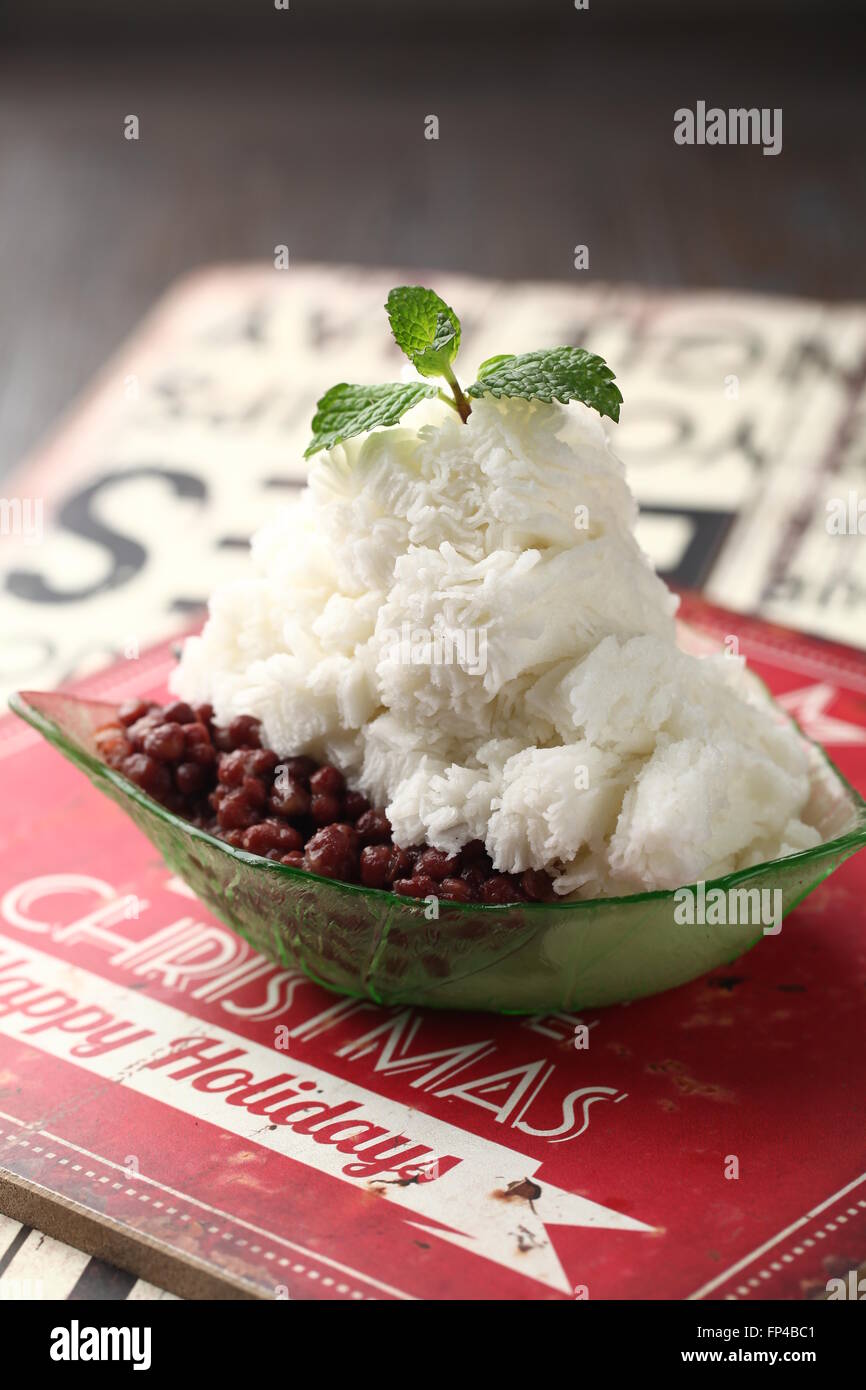 red bean iced Stock Photo - Alamy