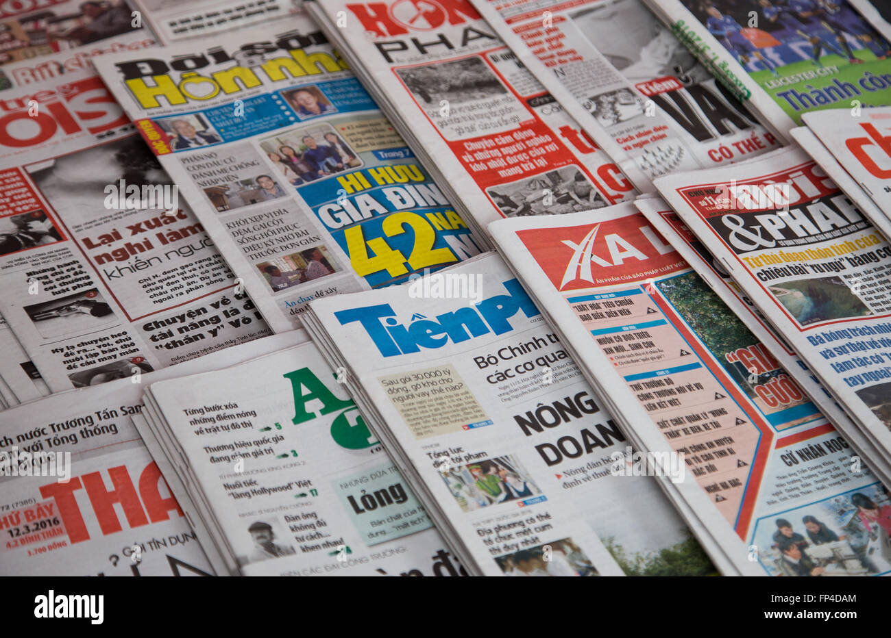 Vietnamese newspapers hi-res stock photography and images - Alamy