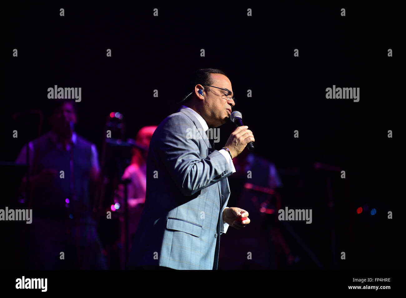 Gilberto Santa Rosa performs during Gilberto Santa Rosa & Willy Chirino ...