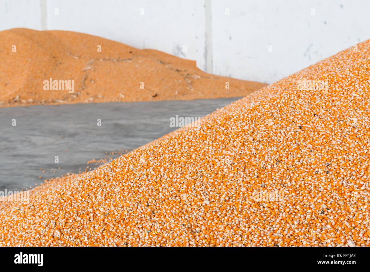 Maize milling hi-res stock photography and images - Alamy