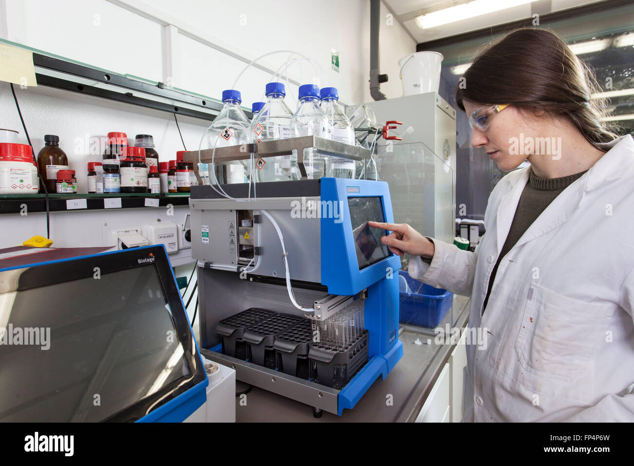 Experiment in a laboratory Heinrich-Heine-University Duesseldorf ...