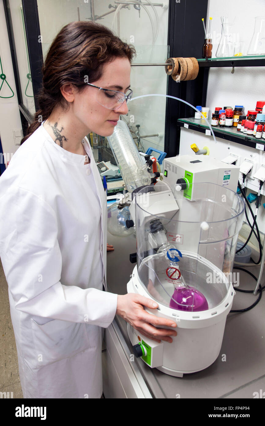 Experiment in a laboratory, Heinrich-Heine-University Duesseldorf ...