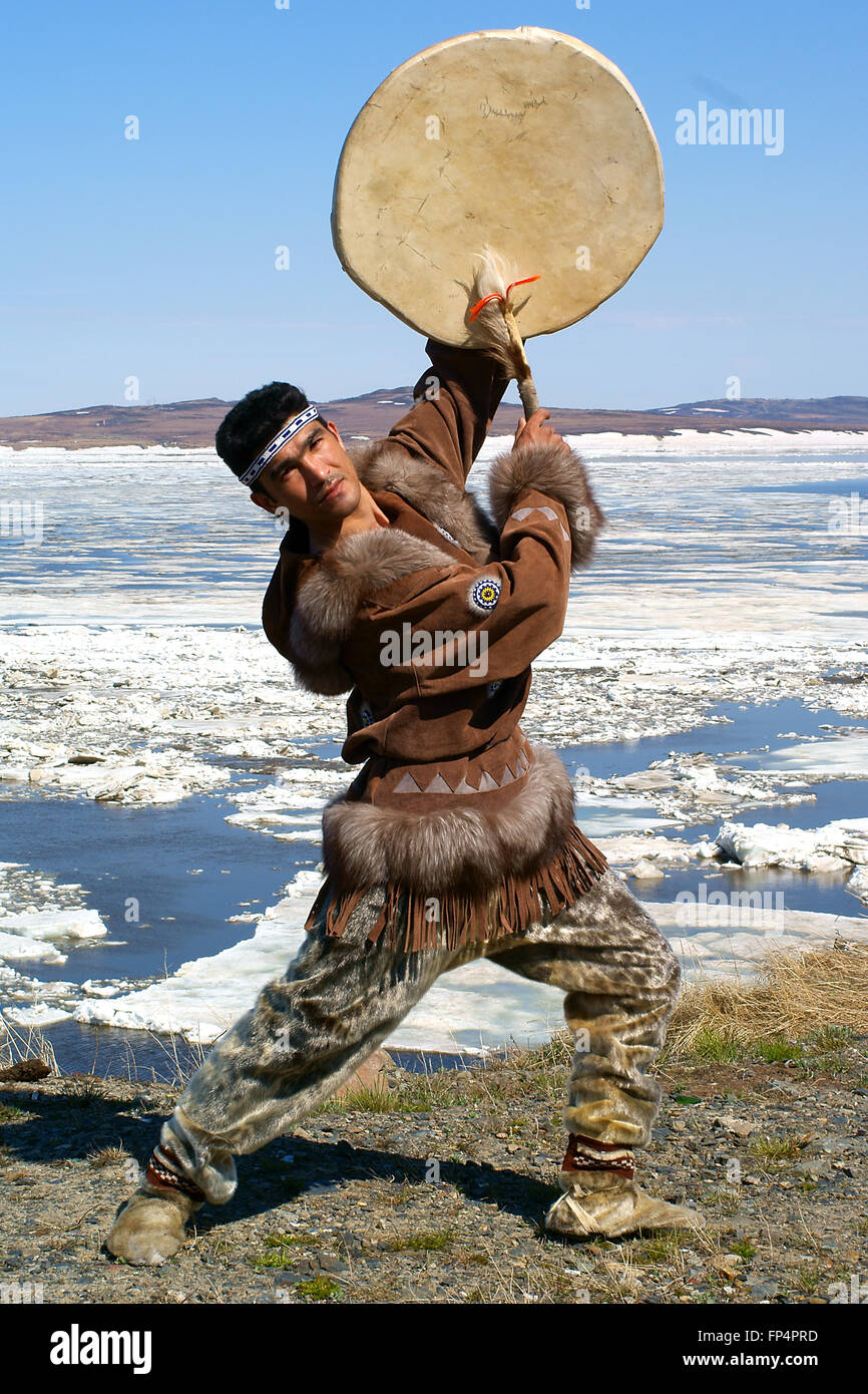 Inuit ethnicity hi-res stock photography and images - Alamy