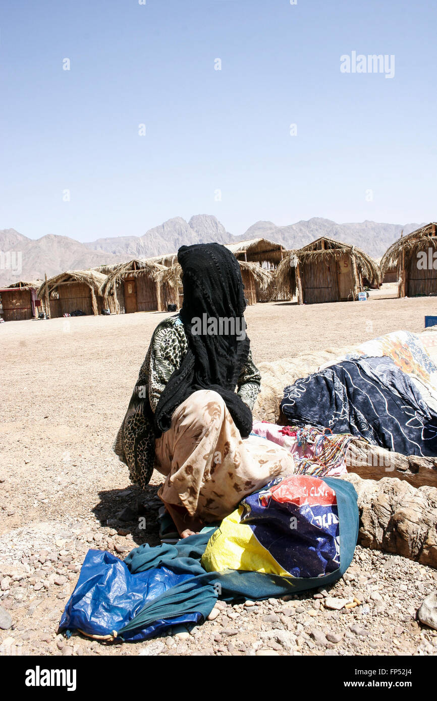 FULL BODY PORTRAIT OF A YOUNG EGYPTIAN GIRL WEARING TRADITIONAL CLOTHES ...
