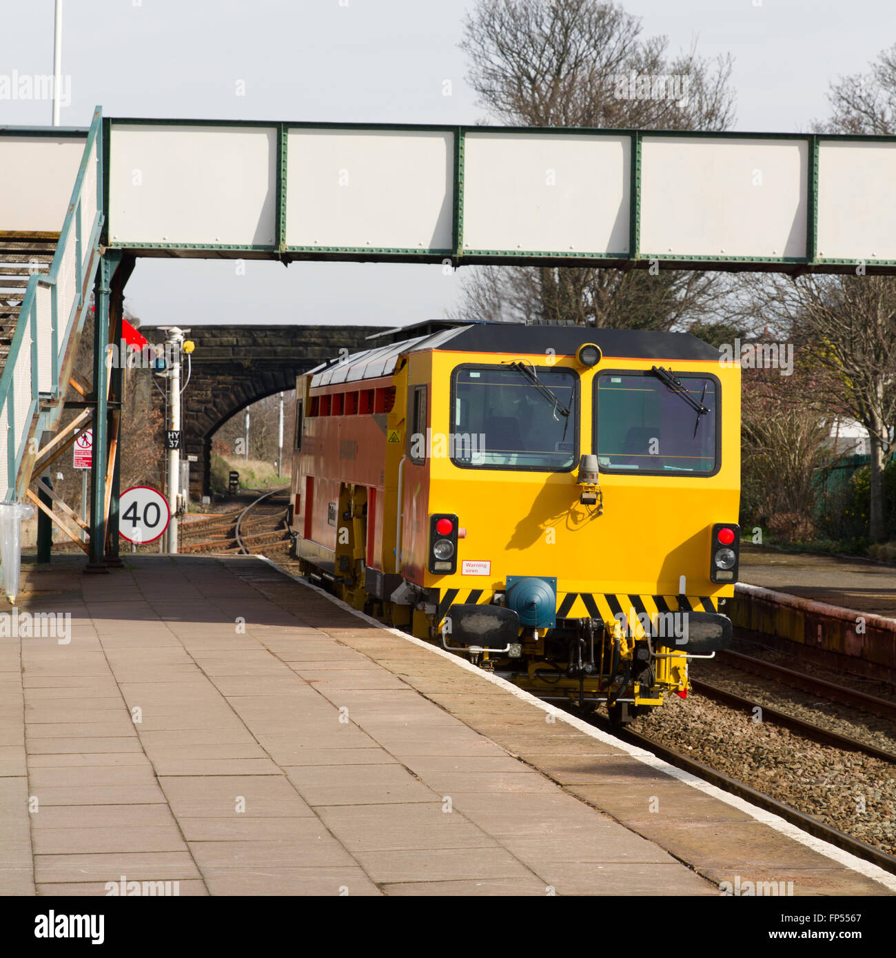 Helsby railway station hi-res stock photography and images - Alamy