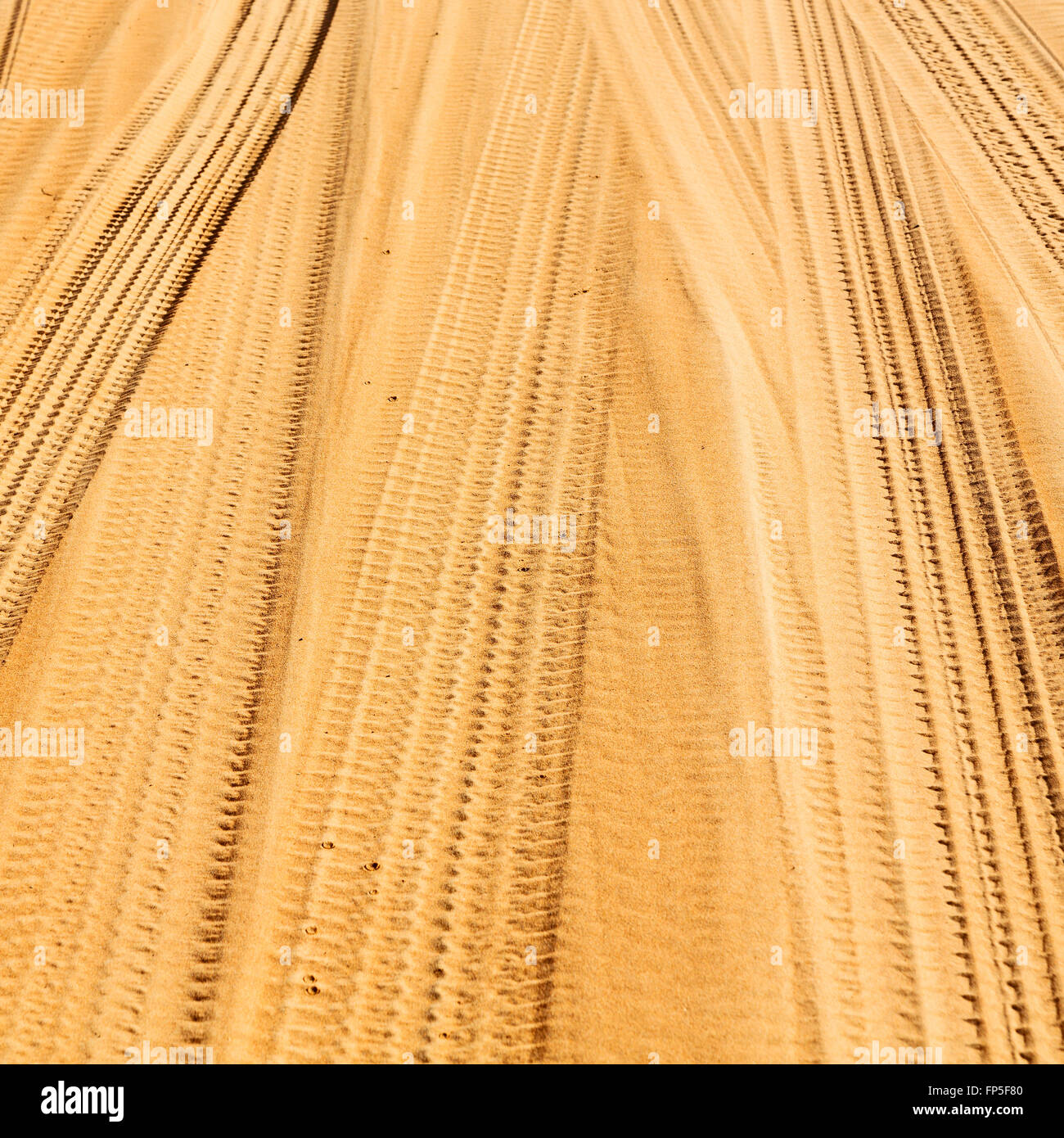 Oman desert track texture hi-res stock photography and images - Alamy