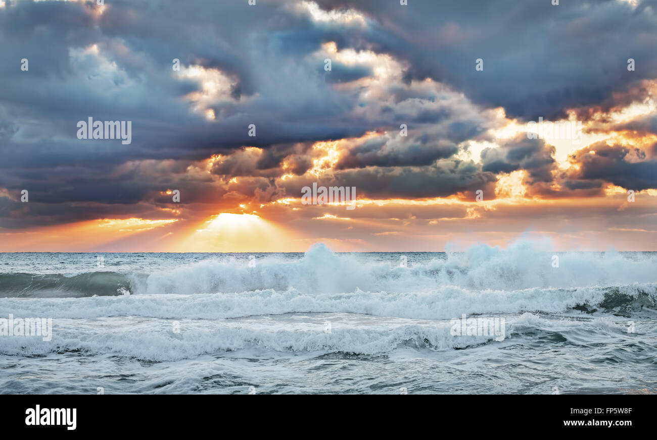 Dramatic splash hi-res stock photography and images - Alamy