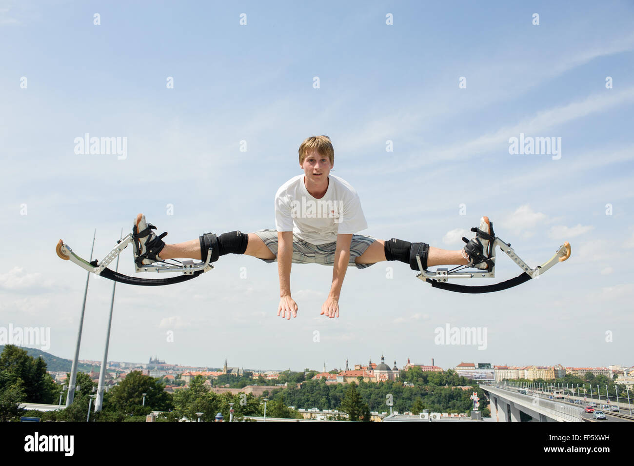 Split jump hi-res stock photography and images - Alamy