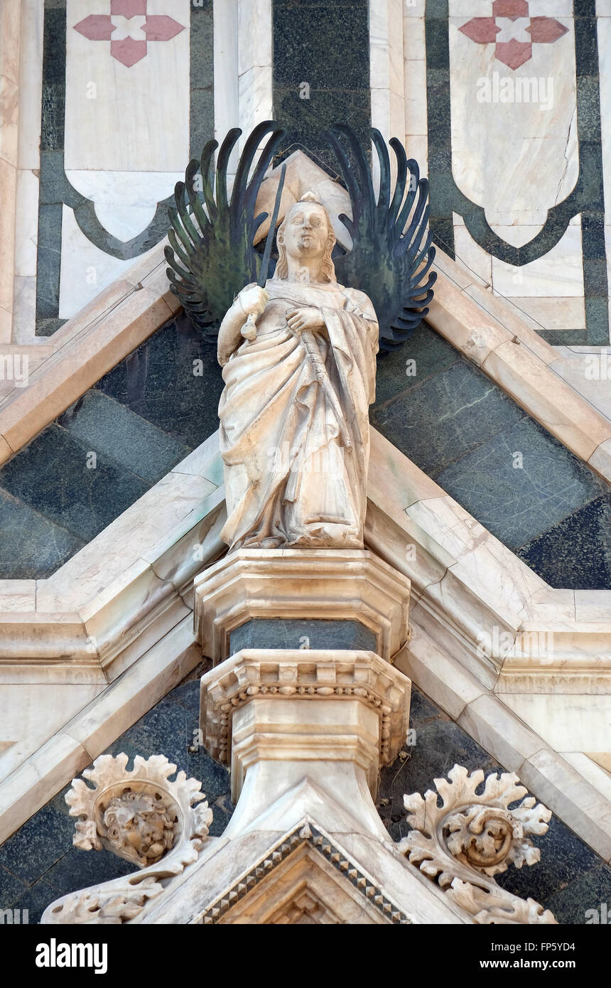 Beautiful cathedral portal hi-res stock photography and images - Alamy