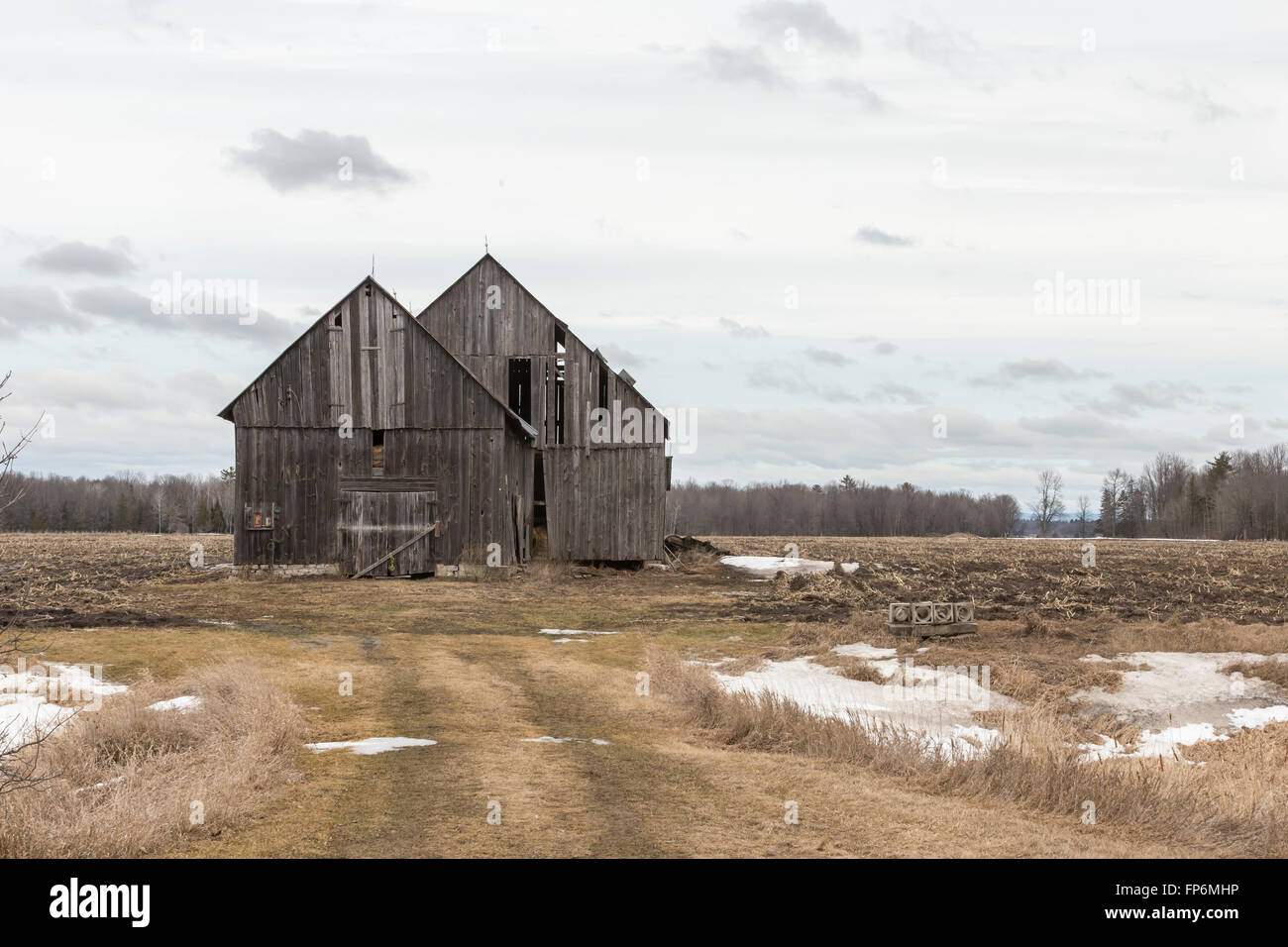 Decrepit hi-res stock photography and images - Alamy