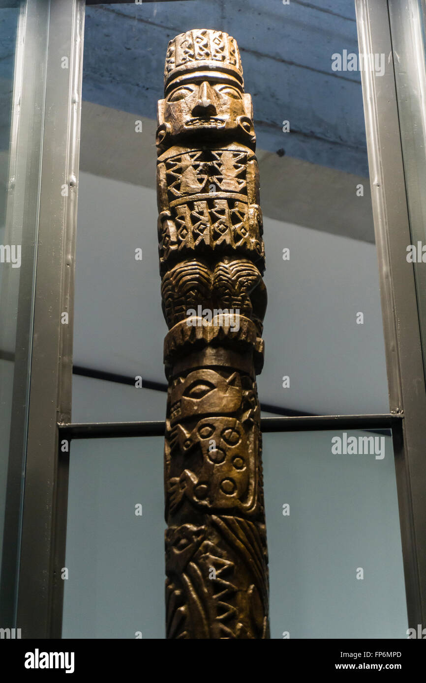 Idol of Pachacamac. Wood 234 cm. Wari culture 500 AC-1000 AC. Museum of ...
