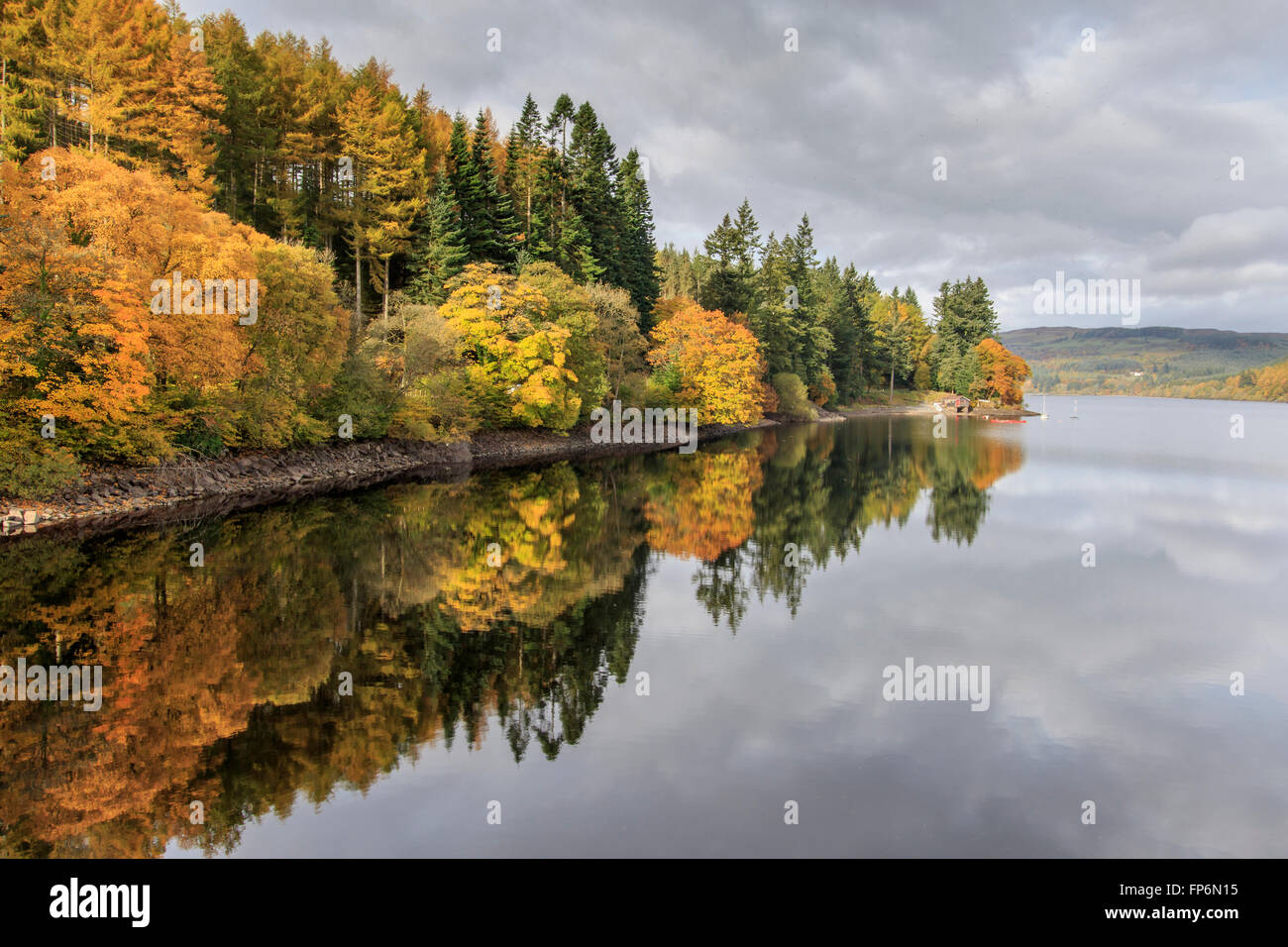 lake vyrnwy in wales autumn reflection Stock Photo - Alamy
