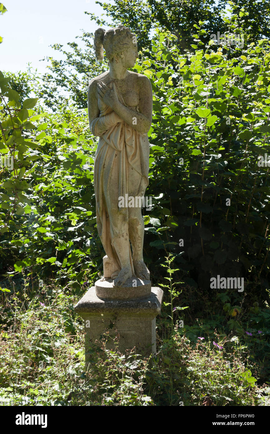 Classical woman sculpture hi-res stock photography and images - Alamy