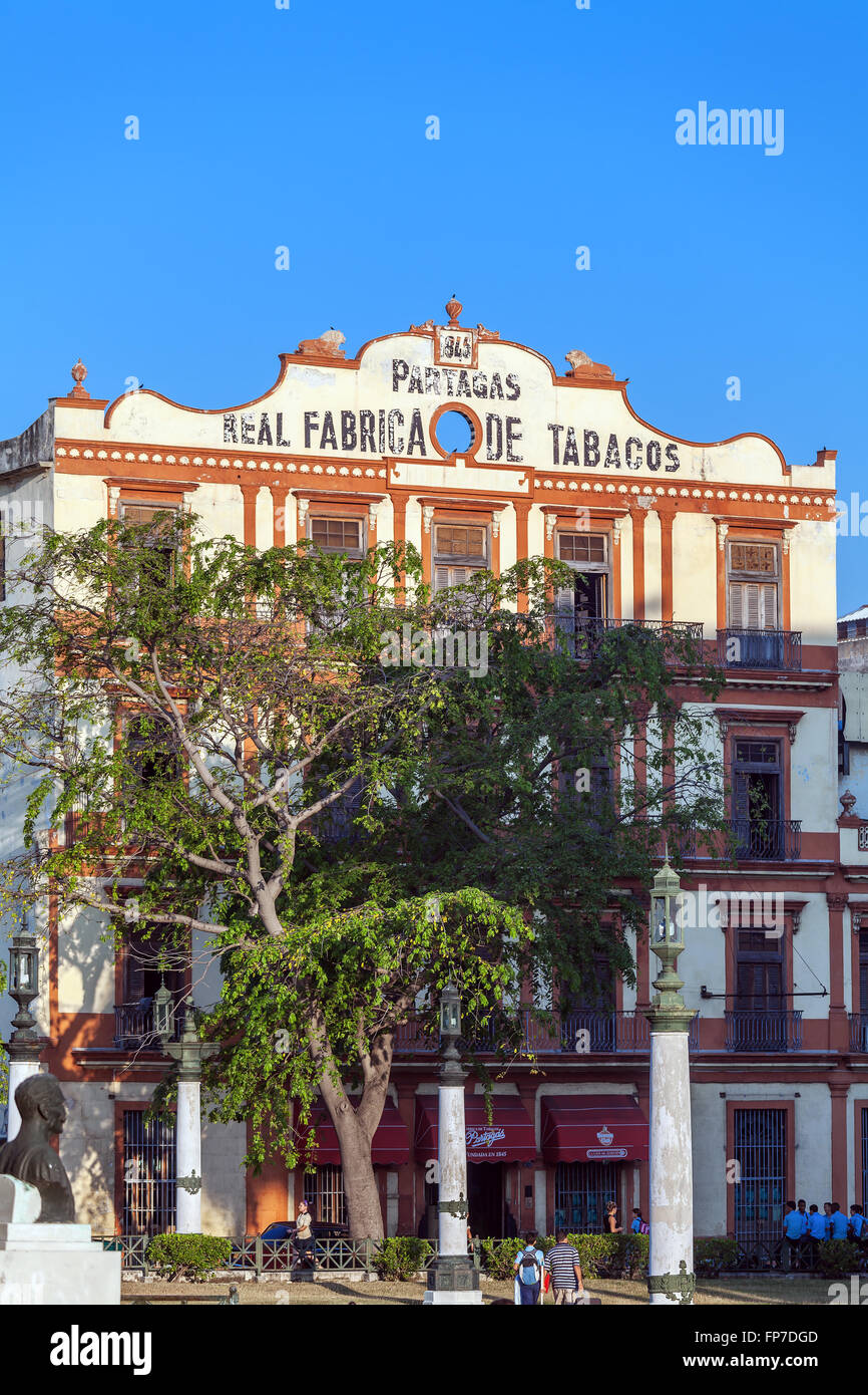 Real fabrica de tabacos partagas hi-res stock photography and images ...