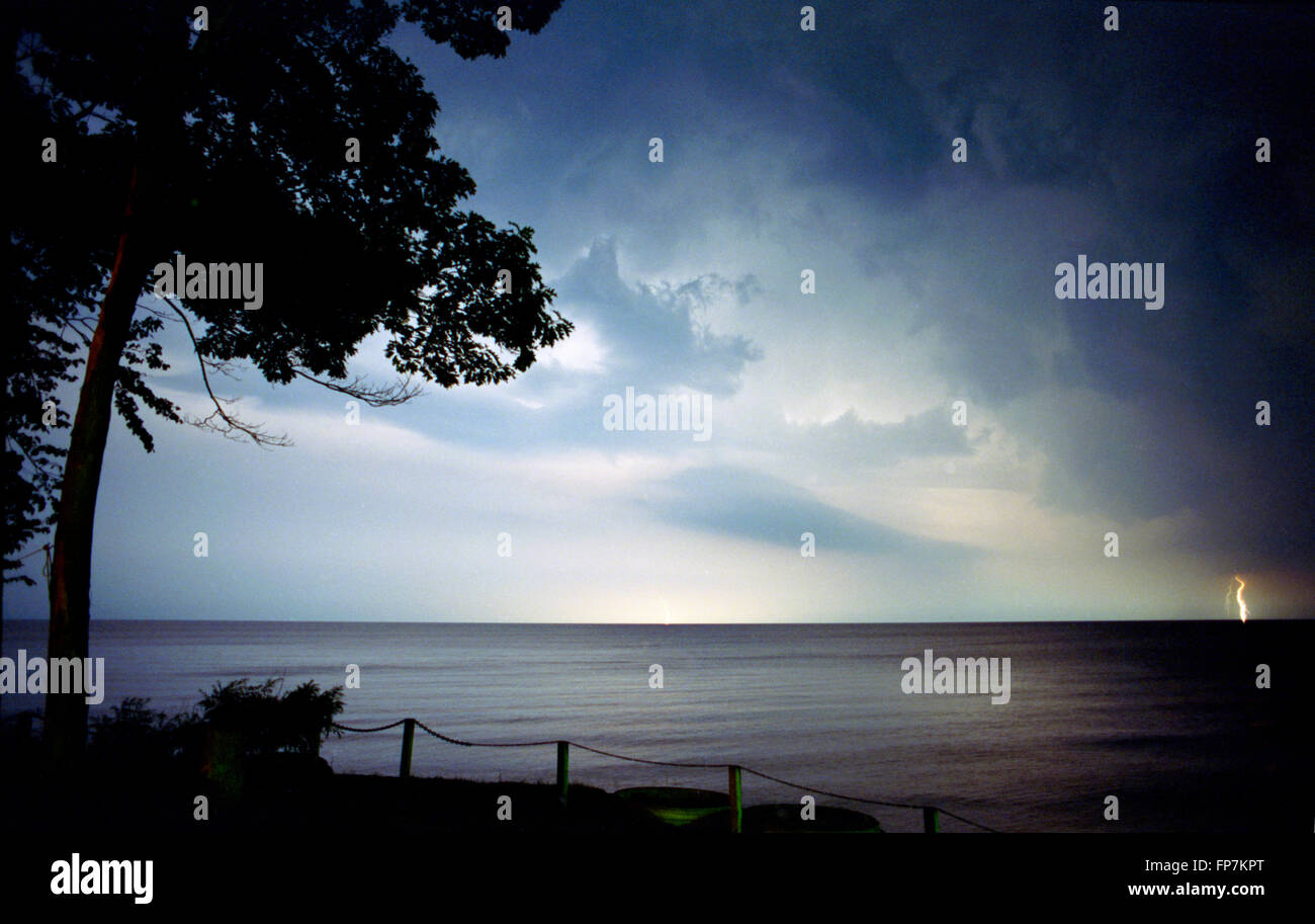 Lightening lakes hi-res stock photography and images - Alamy