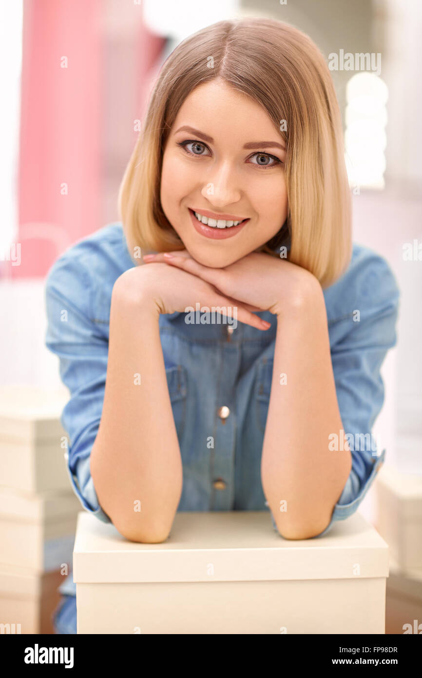 Lean elbow hi-res stock photography and images - Alamy