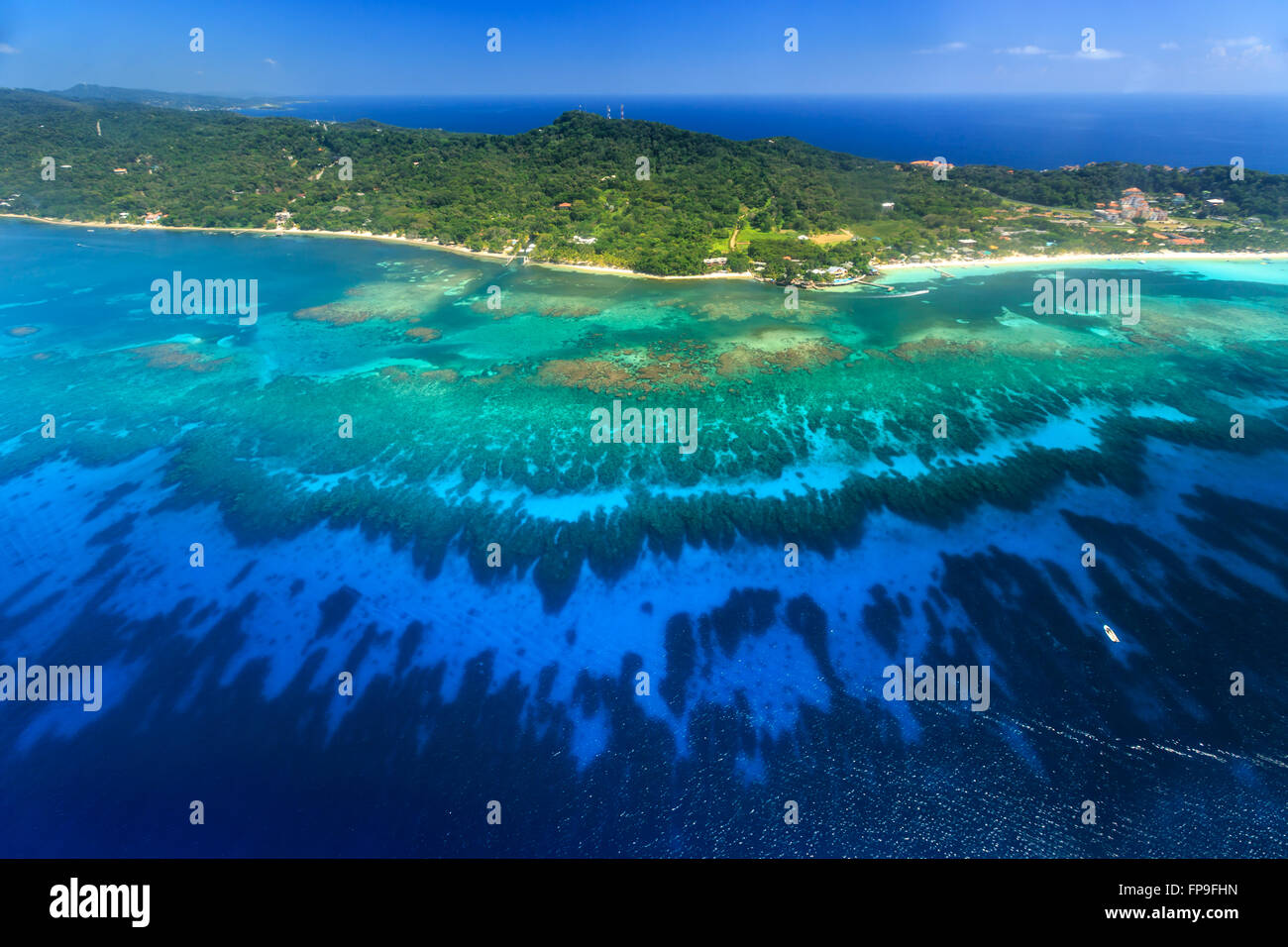 Roatan aerial hi-res stock photography and images - Alamy