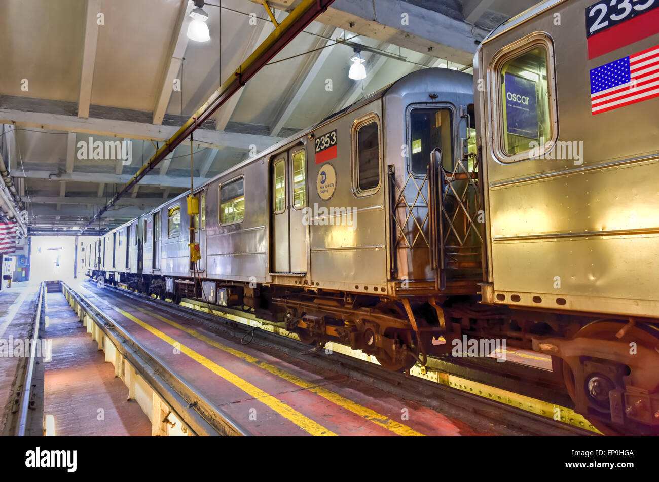 Mta trains hi-res stock photography and images - Alamy