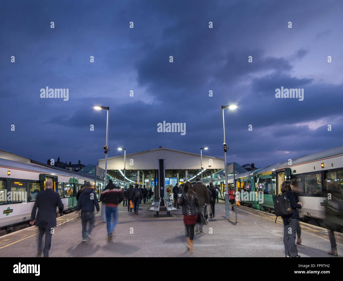 Clapham junction station platform hi-res stock photography and images ...