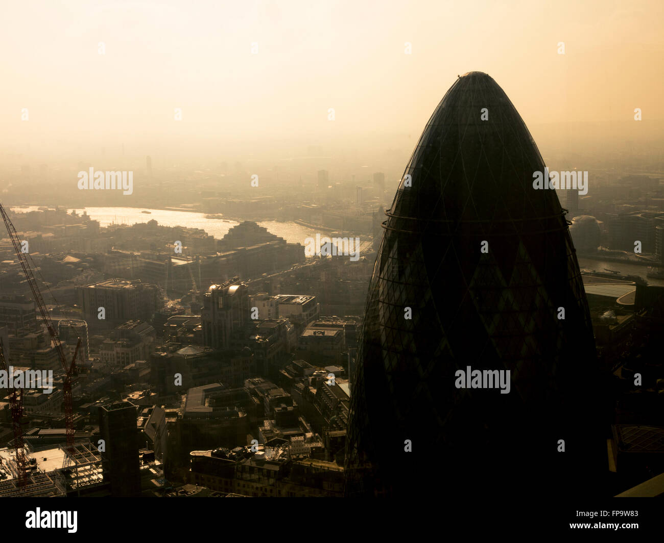 London from above hi-res stock photography and images - Alamy