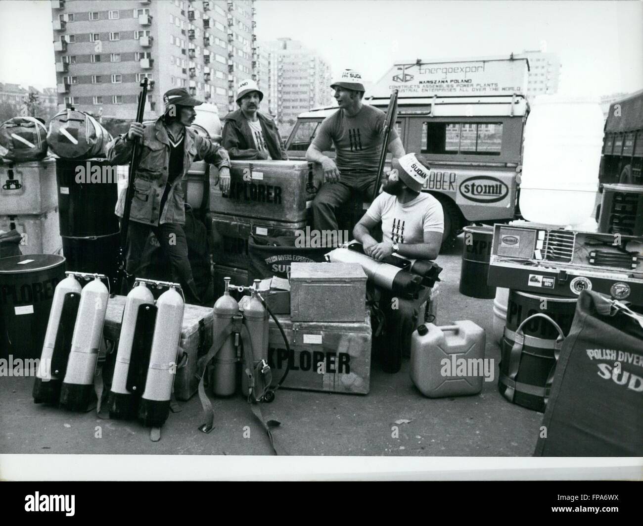 1962 - photo shows 6 members of the Jarsau ''Exploral'' Frogman Club ...
