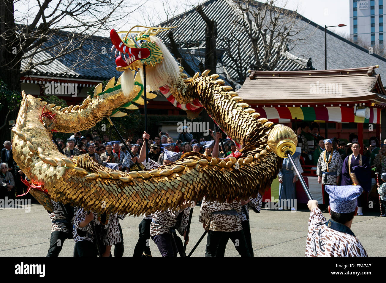 Tokyo, Japan. 18th March, 2016. A Golden dragon dance or Kinryu-no-Mai ...