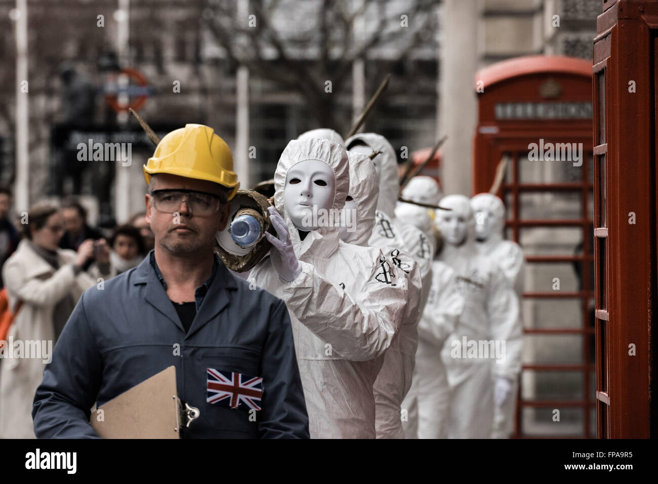 Carry in the arms hi-res stock photography and images - Alamy