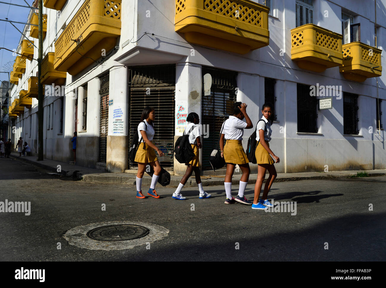 Havana school girls hi-res stock photography and images - Alamy