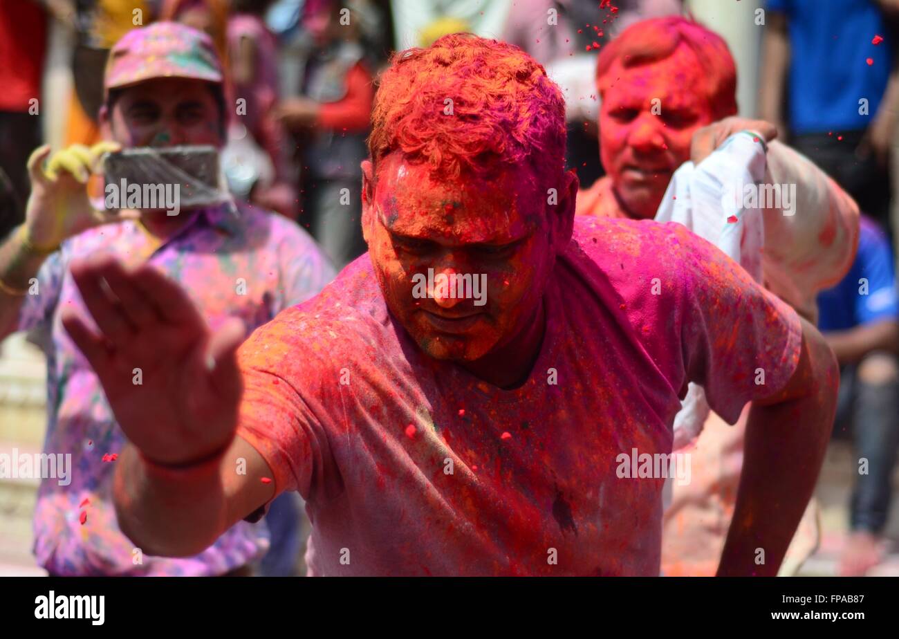 Mathura, Uttar Pradesh, India. 18th Mar, 2016. Mathura: Devotee dance ...