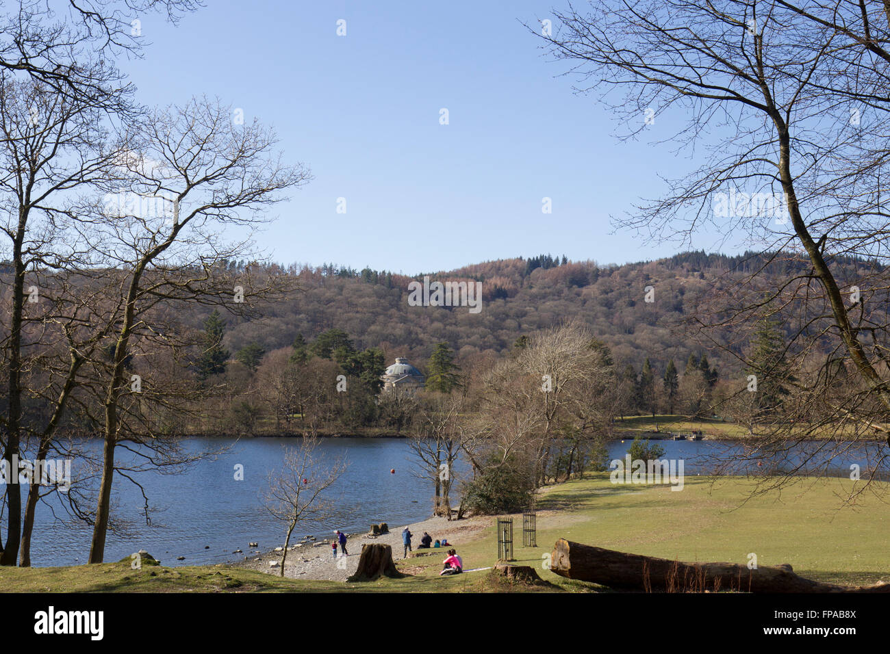 Lake Windermere, Cumbria, UK. 18th March, 2016. UK Weather: Lake Windermere - sunny clear blue ...