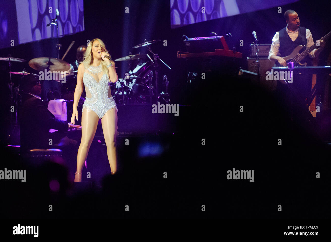 Mariah carey the sweet fantasy tour hi-res stock photography and images - Alamy