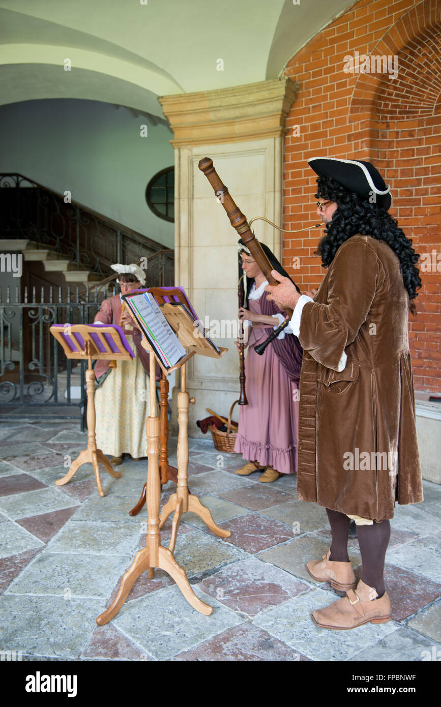 Medieval Players High Resolution Stock Photography and Images - Alamy
