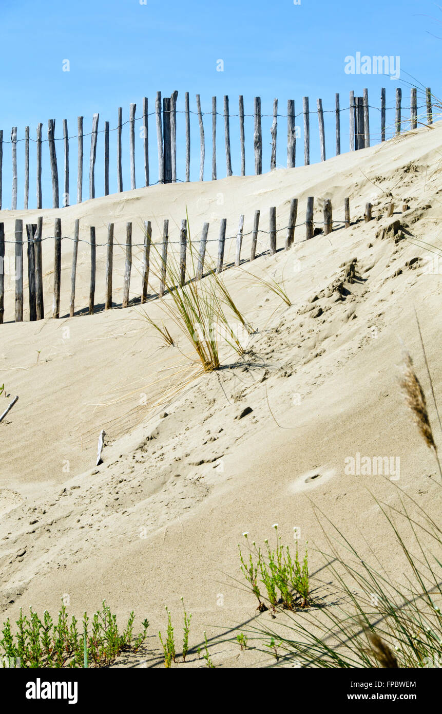 Fences on the beach hi-res stock photography and images - Alamy