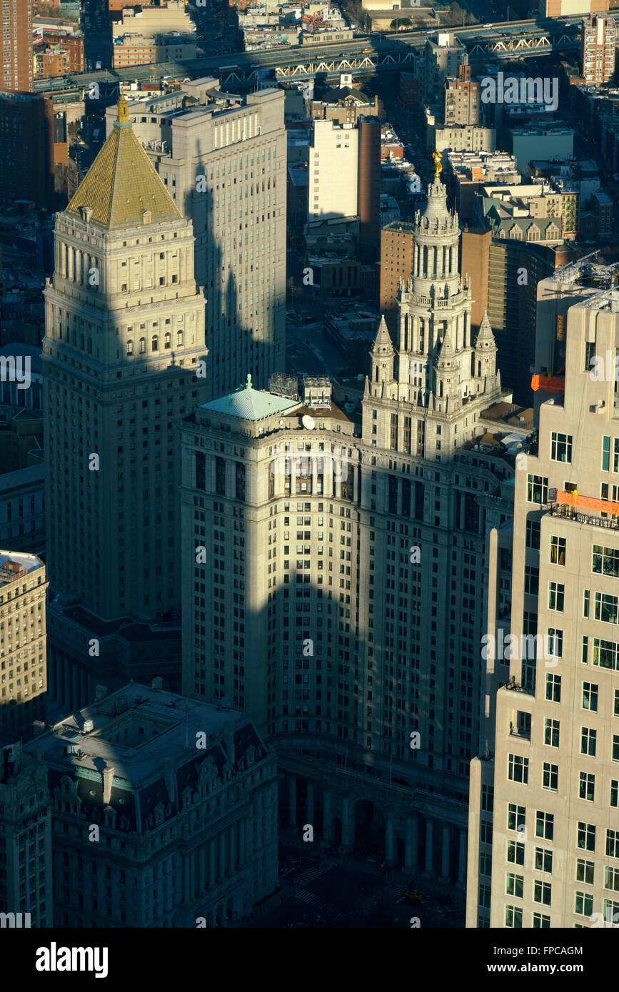 The view of Lower Manhattan with US Courthouse Building and Manhattan ...