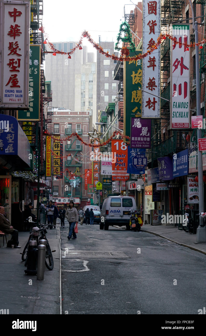 Mott street chinatown chinese business signs hi-res stock photography ...