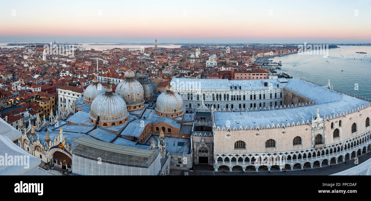 Pink sunset venice italy hi-res stock photography and images - Alamy