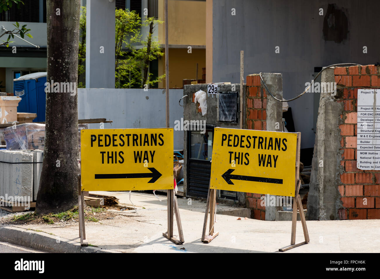 Conflicting signs hi-res stock photography and images - Alamy