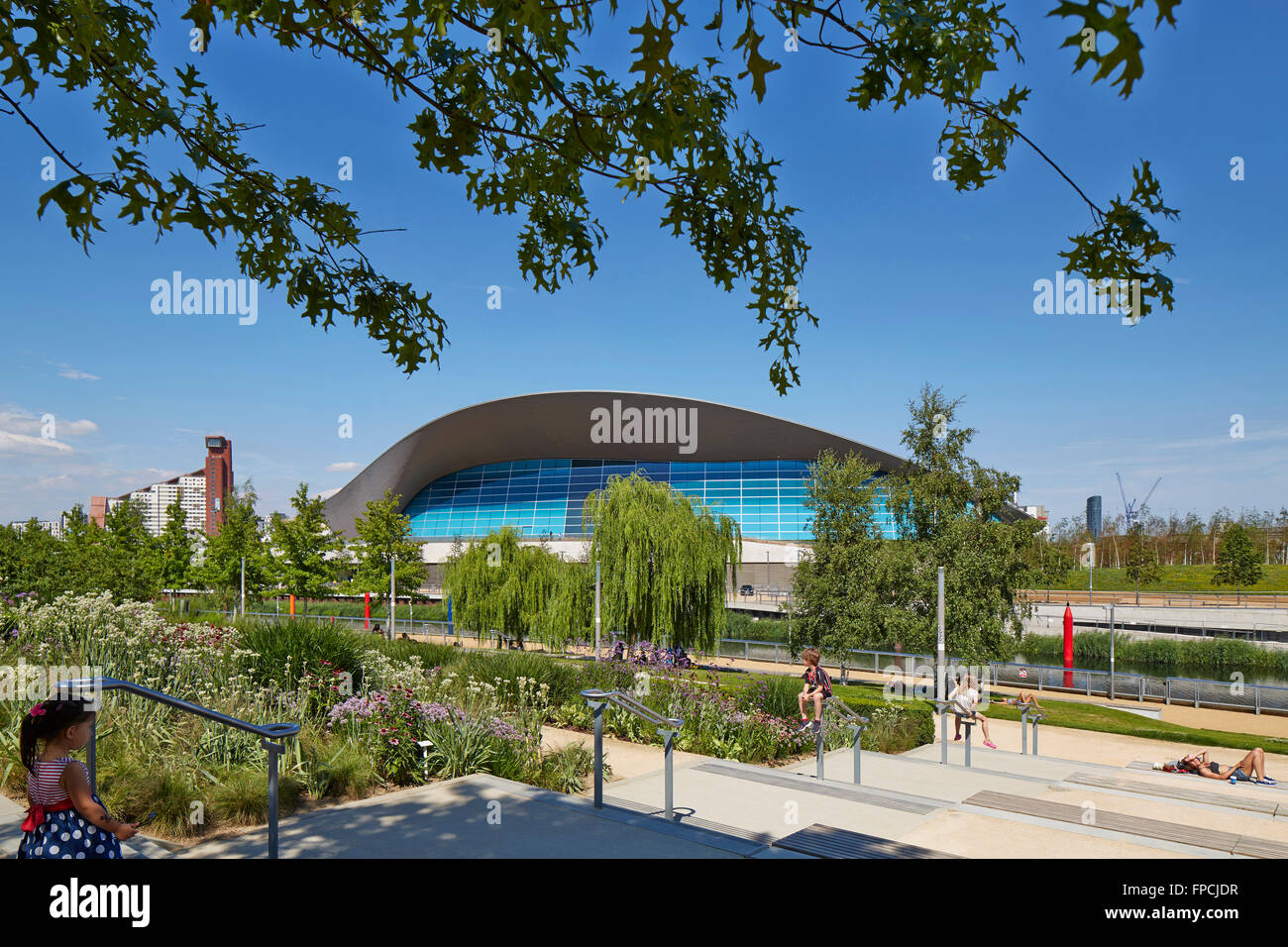 Aquatics centre london exterior hi-res stock photography and images - Alamy