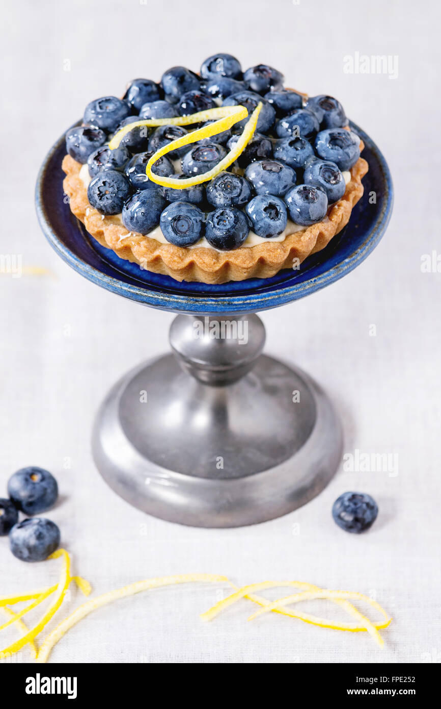 Tartlet with blueberries Stock Photo - Alamy