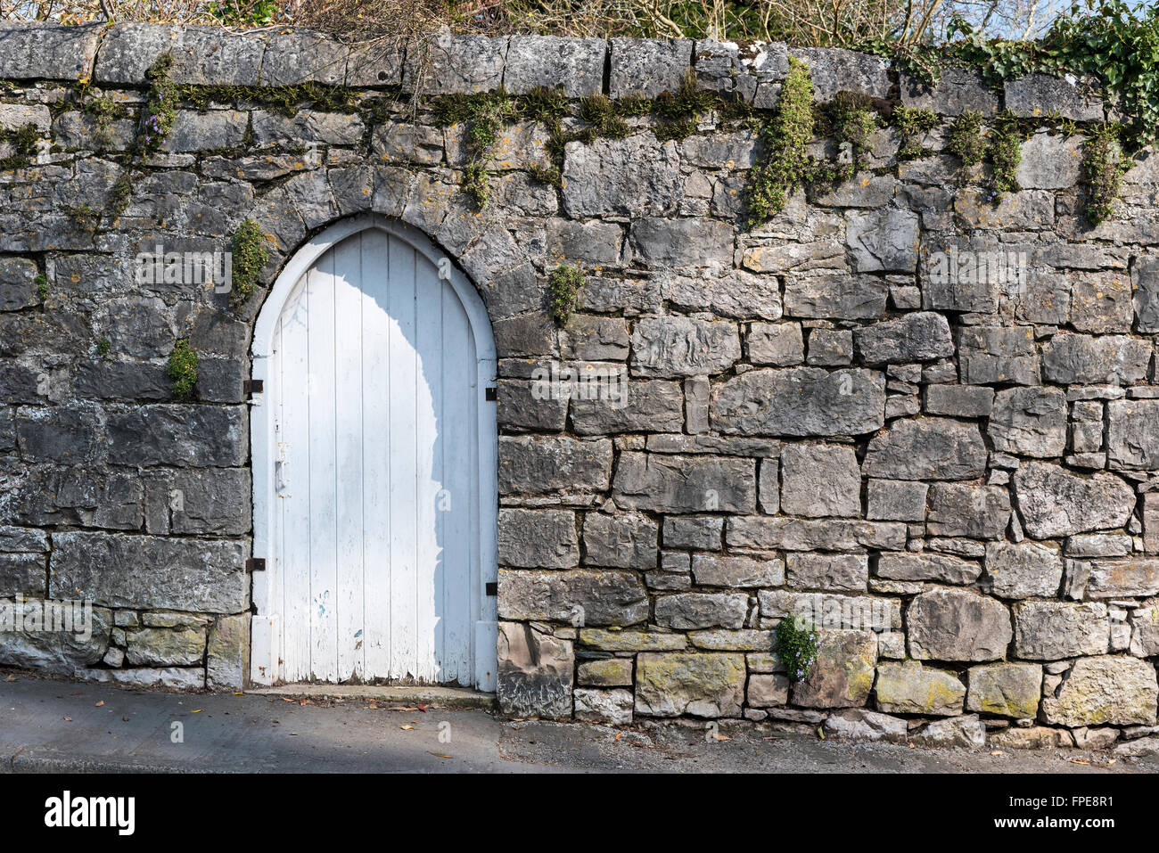 White painted wooden gate hi-res stock photography and images - Alamy