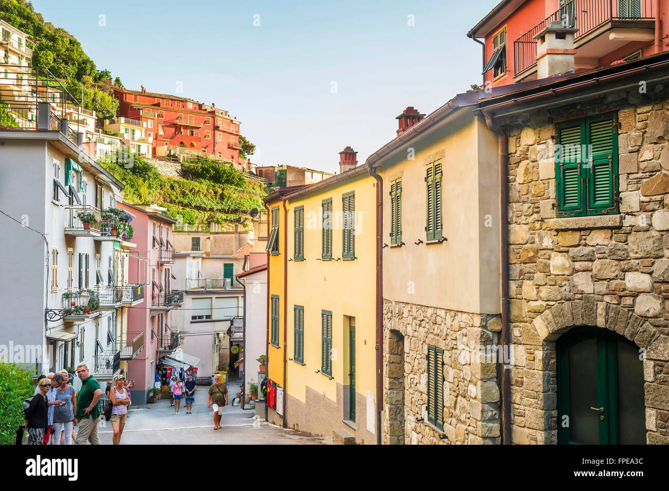 Picturesque street in Manarola, beautiful village in Cinque Terre ...