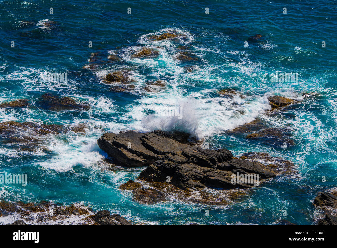 Reef waves hi-res stock photography and images - Alamy