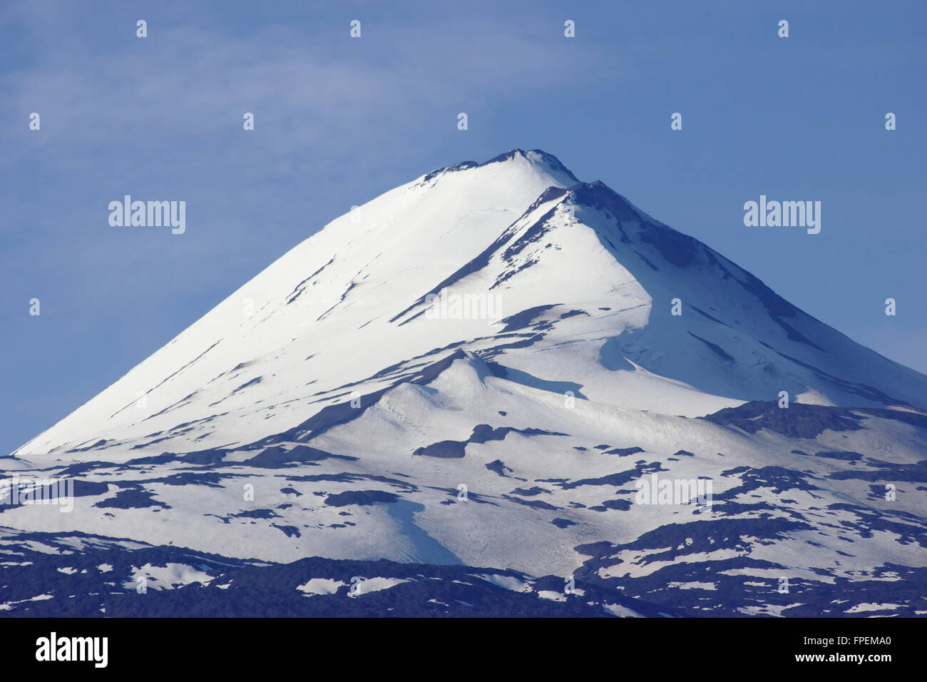 Vulkan Llaima (from the south near Melipeuco), Patagonia, Chile Stock ...