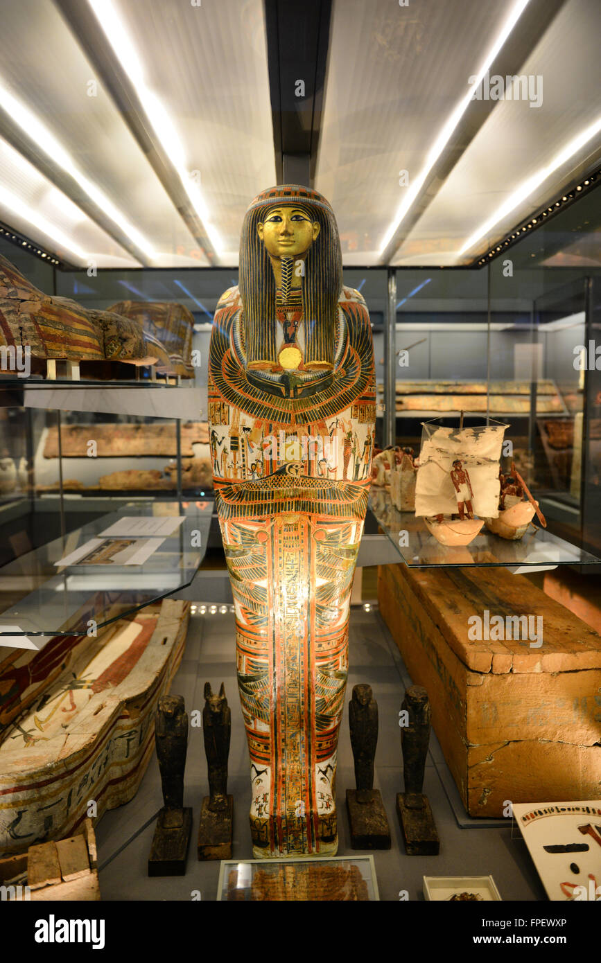 Life And Death In Ancient Egypt High Resolution Stock Photography and ...