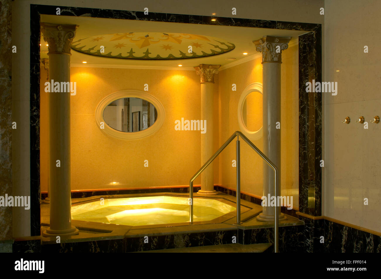 BRD, Rheinland-Pfalz, Bad Ems, Spa im Häcker`s Kurhotel Stock Photo - Alamy