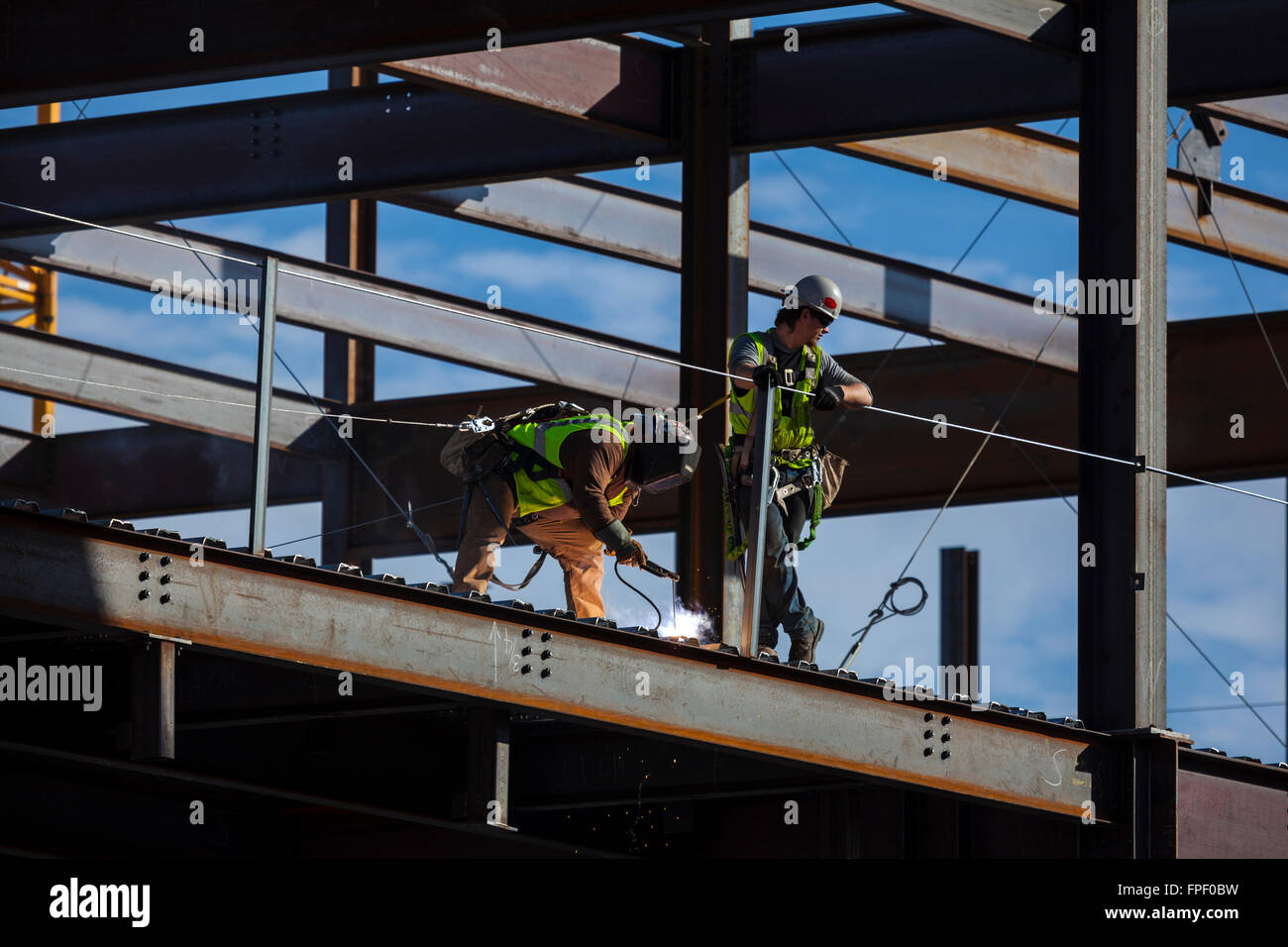 Two Men Welding High Resolution Stock Photography and Images - Alamy