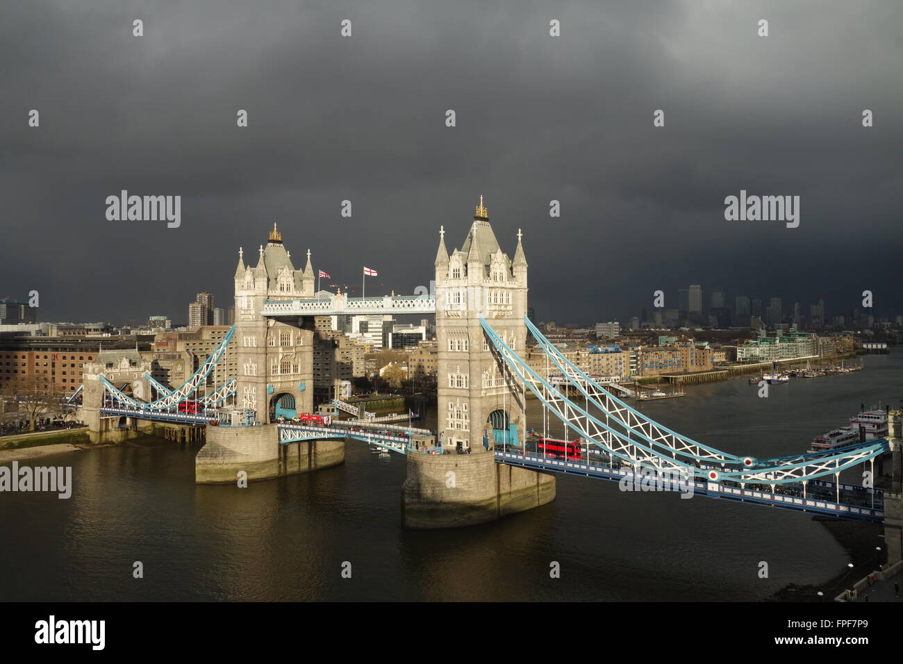 Bridge and storm hi-res stock photography and images - Alamy