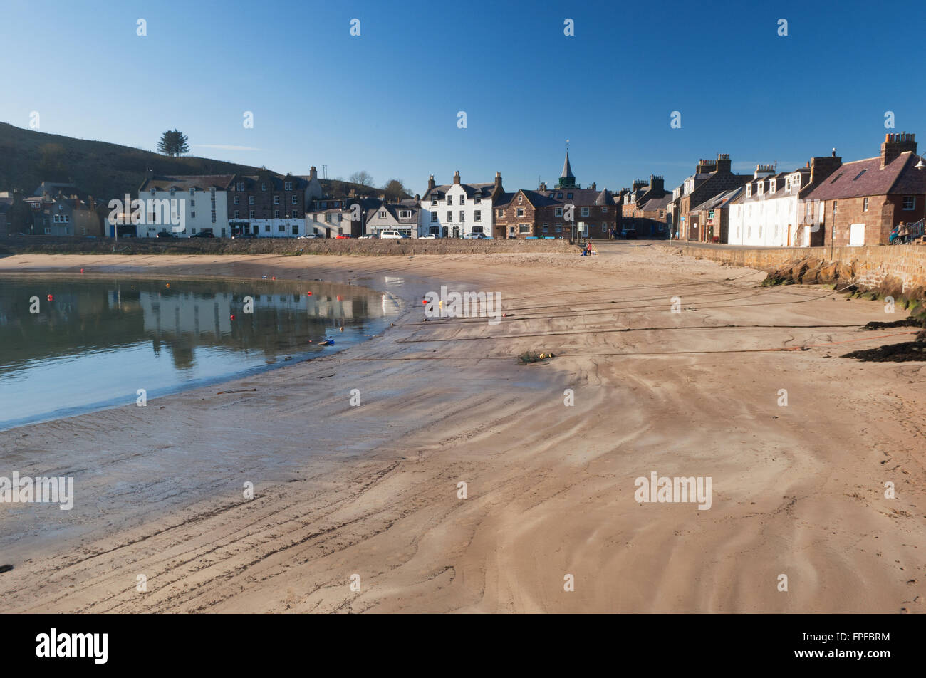 Scottish harbour harbours town towns hi-res stock photography and ...