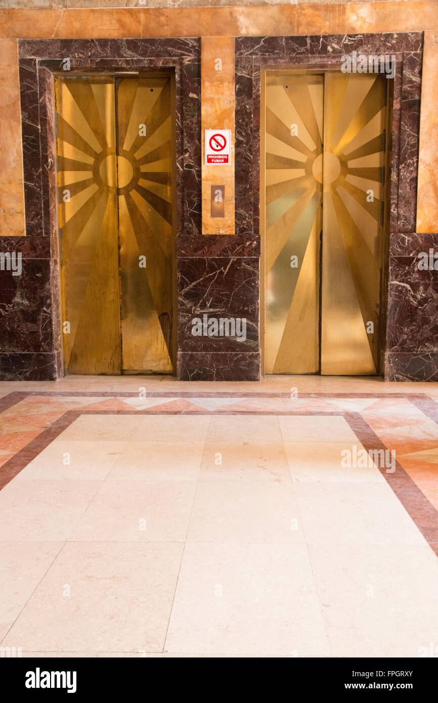 Art deco elevator hi-res stock photography and images - Alamy
