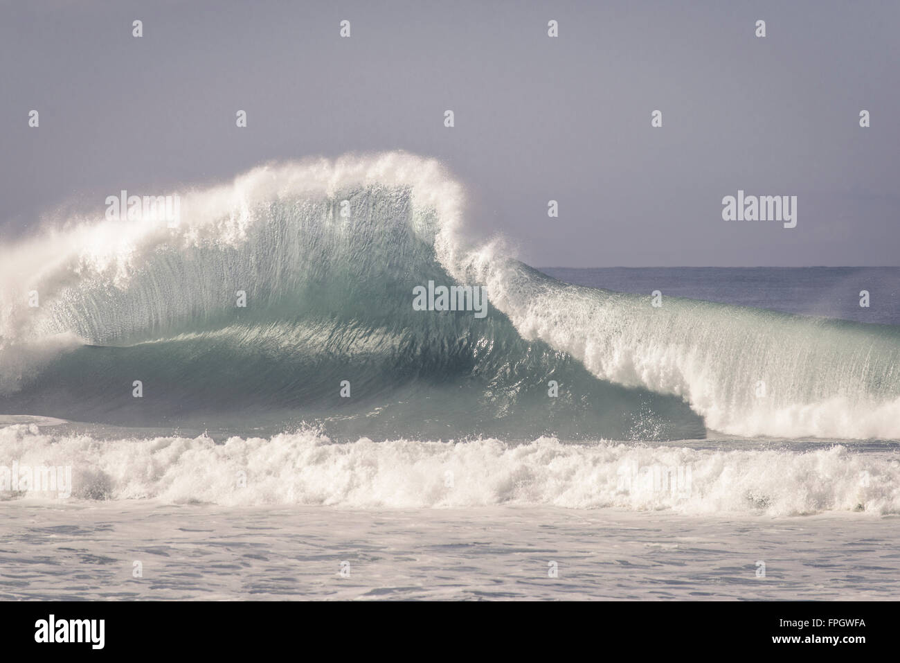 Waves crashing wind hi-res stock photography and images - Alamy